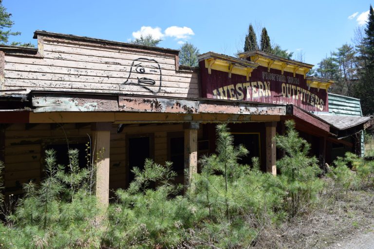 Western theme park now a crumbling ghost town – Canadian Military History