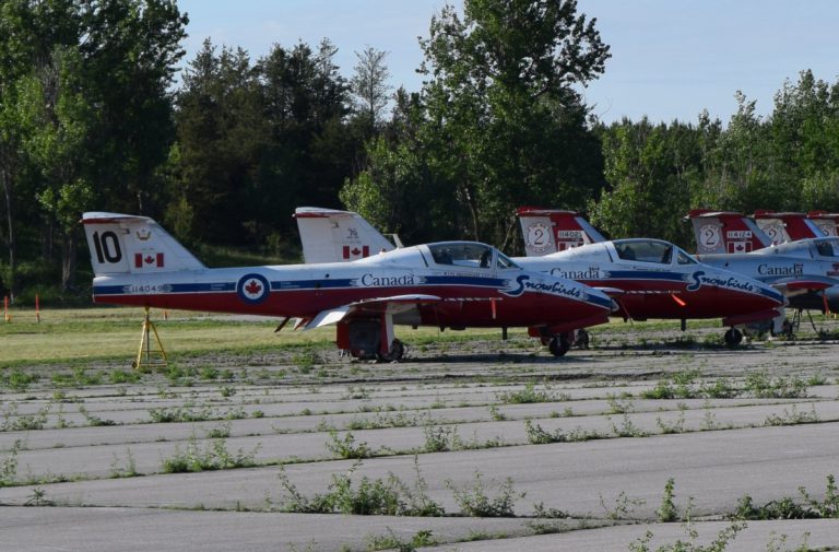 Is it time to replace the famed RCAF Snowbirds Tudor jet with a more ...
